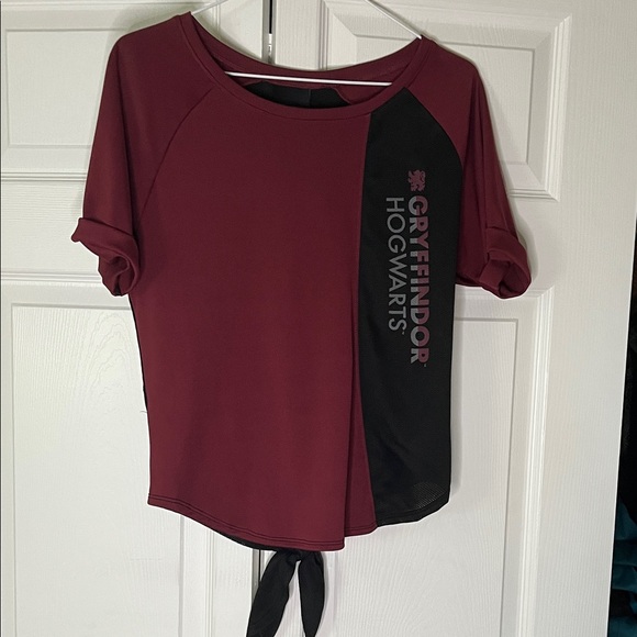 Warner Bros. | Tops | Wizarding World Universal Gryffindor Hogwarts ...